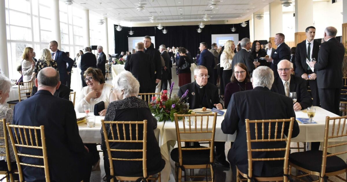 Catholic Charities Gala: ‘We’re All of One Heart’ - AD Today Español